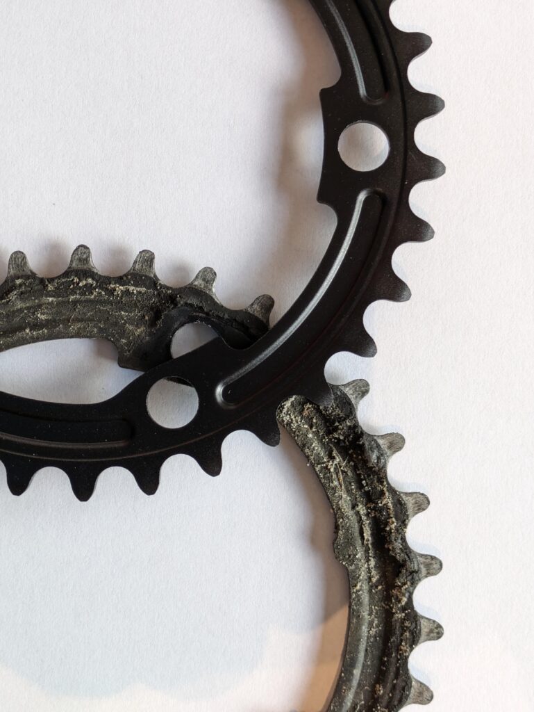 The difference between new and worn out chainrings - Cycling Europe